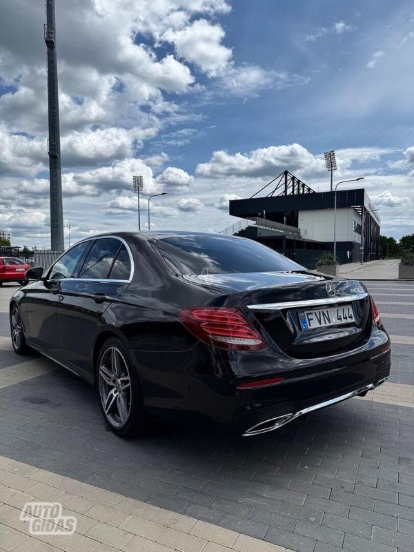 Melns Mercedes-Benz E 220 2018 Kauņa, ar dzinēja tilpumu 2.00 L un nobraukumu 346 tūkst. km par 21000 €, foto 3 vietnē AUTOMOTO.COM.LV