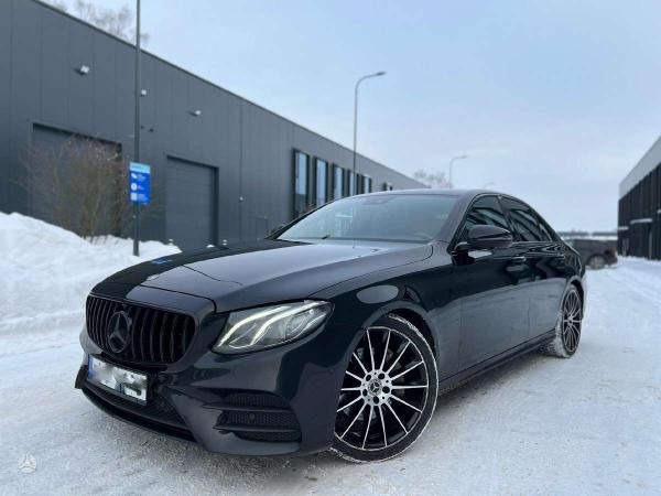 Melns Mercedes-Benz E 220 2018 Viļņa, ar dzinēja tilpumu 1.95 L un nobraukumu 272 tūkst. km par 23899 €, foto 1 vietnē AUTOMOTO.COM.LV