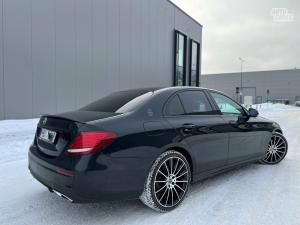 Melns Mercedes-Benz E 220 2018 Viļņa, ar dzinēja tilpumu 2.00 L un nobraukumu 272 tūkst. km par 23499 €, foto 5 vietnē AUTOMOTO.COM.LV