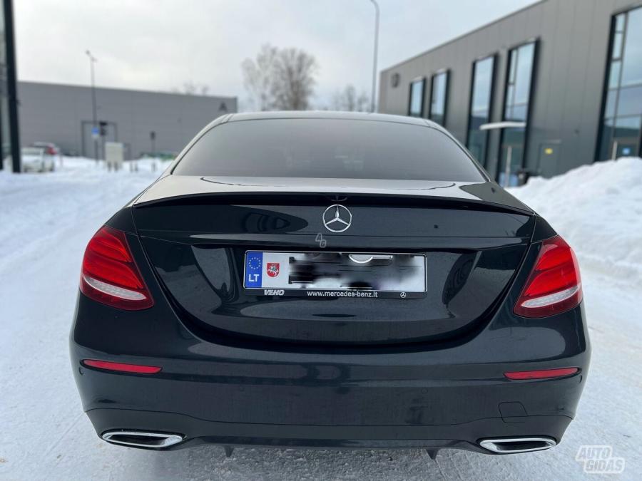 Melns Mercedes-Benz E 220 2018 Viļņa, ar dzinēja tilpumu 2.00 L un nobraukumu 272 tūkst. km par 23499 €, foto 6 vietnē AUTOMOTO.COM.LV