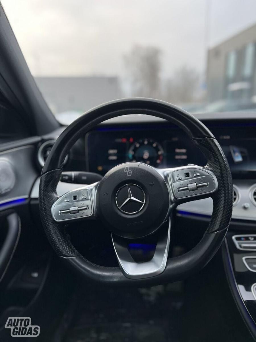 Melns Mercedes-Benz E 220 2018 Viļņa, ar dzinēja tilpumu 2.00 L un nobraukumu 272 tūkst. km par 23499 €, foto 16 vietnē AUTOMOTO.COM.LV