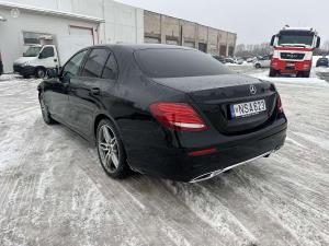 Black Mercedes-Benz E 220 2018 in Kaunas, with an engine capacity of 1.95 L and mileage of 325 thousand km for 11300 €, photo 6 on AUTOMOTO.COM.LV
