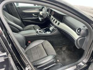 Black Mercedes-Benz E 220 2018 in Kaunas, with an engine capacity of 1.95 L and mileage of 325 thousand km for 11300 €, photo 14 on AUTOMOTO.COM.LV