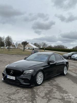 Черный Мерседес E 220 2018 в Каунас, объемом двигателя 2.00 л и пробегом 277 тыс. км за 23500 €, фото 4 на AUTOMOTO.COM.LV