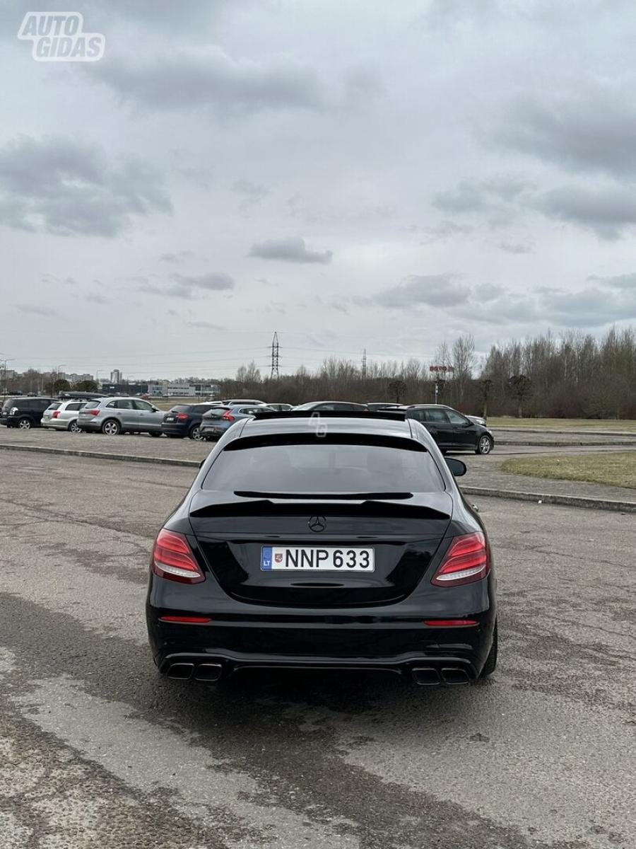 Черный Мерседес E 220 2018 в Каунас, объемом двигателя 2.00 л и пробегом 277 тыс. км за 23500 €, фото 7 на AUTOMOTO.COM.LV