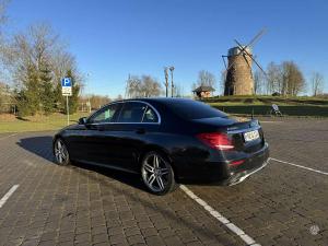 Black Mercedes-Benz E 220 2018 in Pakruojis, with an engine capacity of 2.20 L and mileage of 160 thousand km for 19500 €, photo 8 on AUTOMOTO.COM.LV