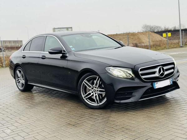 Melns Mercedes-Benz E 220 2019 Kauņa, ar dzinēja tilpumu 1.95 L un nobraukumu 192 tūkst. km par 18999 €, foto 1 vietnē AUTOMOTO.COM.LV
