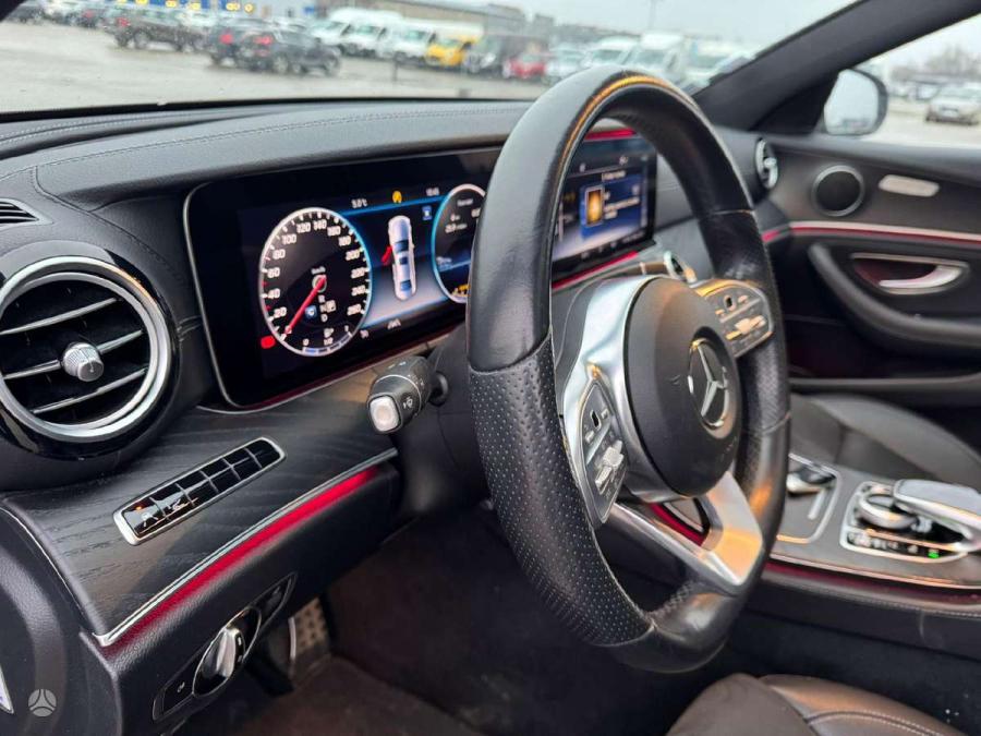 Black Mercedes-Benz E 220 2019 in Kaunas, with an engine capacity of 1.95 L and mileage of 192 thousand km for 18999 €, photo 12 on AUTOMOTO.COM.LV