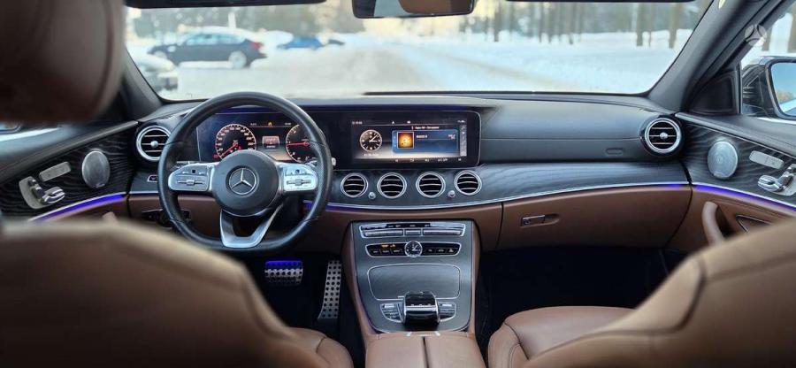 Black Mercedes-Benz E 220 2019 in Vilnius, with an engine capacity of 1.95 L and mileage of 239 thousand km for 22950 €, photo 13 on AUTOMOTO.COM.LV
