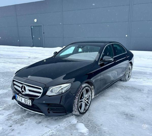 Melns Mercedes-Benz E 220 2019 Kauņa, ar dzinēja tilpumu 1.95 L un nobraukumu 150 tūkst. km par 24500 €, foto 1 vietnē AUTOMOTO.COM.LV