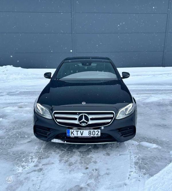 Melns Mercedes-Benz E 220 2019 Kauņa, ar dzinēja tilpumu 1.95 L un nobraukumu 150 tūkst. km par 24500 €, foto 2 vietnē AUTOMOTO.COM.LV