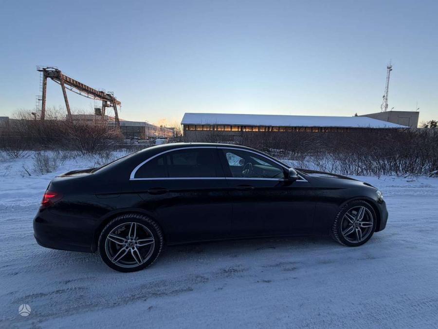 Melns Mercedes-Benz E 220 2019 Kauņa, ar dzinēja tilpumu 1.95 L un nobraukumu 300 tūkst. km par 21500 €, foto 6 vietnē AUTOMOTO.COM.LV