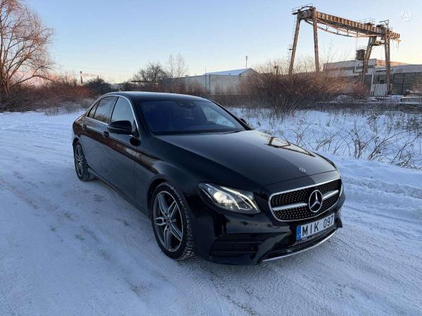 Black Mercedes-Benz E 220 2019 in Kaunas, with an engine capacity of 1.95 L and mileage of 300 thousand km for 21500 €, photo 7 on AUTOMOTO.COM.LV