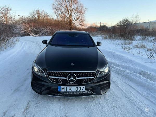 Black Mercedes-Benz E 220 2019 in Kaunas, with an engine capacity of 1.95 L and mileage of 300 thousand km for 21500 €, photo 8 on AUTOMOTO.COM.LV