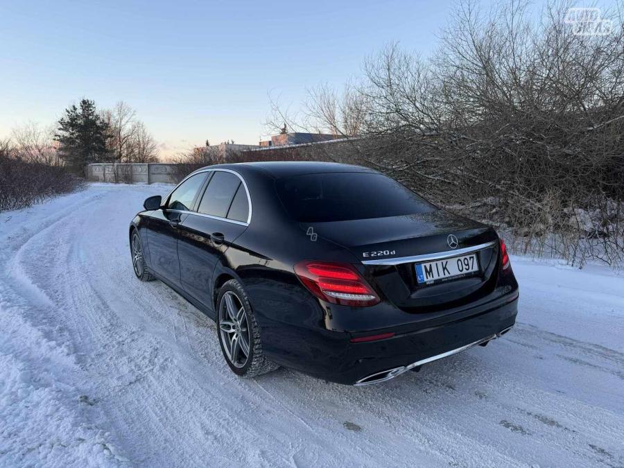 Black Mercedes-Benz E 220 2019 in Kaunas, with an engine capacity of 2.00 L and mileage of 300 thousand km for 21500 €, photo 3 on AUTOMOTO.COM.LV