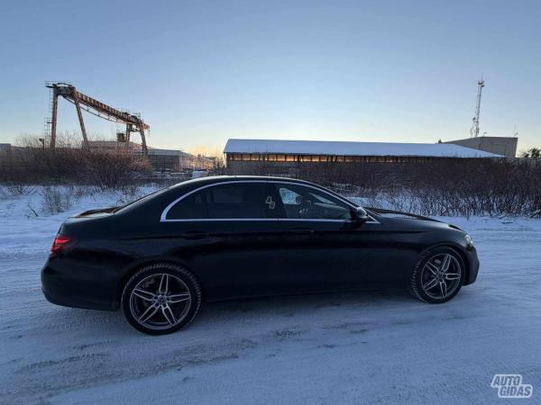 Melns Mercedes-Benz E 220 2019 Kauņa, ar dzinēja tilpumu 2.00 L un nobraukumu 300 tūkst. km par 21500 €, foto 6 vietnē AUTOMOTO.COM.LV