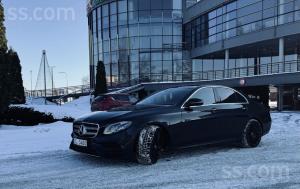 Черный Мерседес E 220 2019 в Рига, объемом двигателя 2.00 л и пробегом 177 тыс. км за 23800 €, фото  на AUTOMOTO.COM.LV