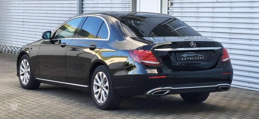Черный Мерседес E 220 2019 в Таураге, объемом двигателя 1.95 л и пробегом 380 тыс. км за 14000 €, фото 20 на AUTOMOTO.COM.LV