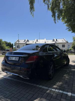 Melns Mercedes-Benz E 220 2019 Klaipėda, ar dzinēja tilpumu 1.95 L un nobraukumu 319 tūkst. km par 18500 €, foto 5 vietnē AUTOMOTO.COM.LV