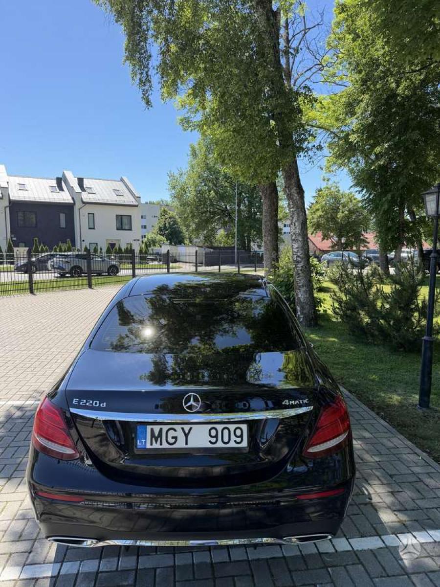 Melns Mercedes-Benz E 220 2019 Klaipėda, ar dzinēja tilpumu 1.95 L un nobraukumu 319 tūkst. km par 18500 €, foto 7 vietnē AUTOMOTO.COM.LV