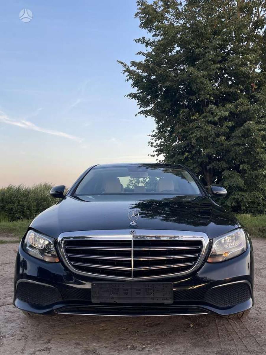 Черный Мерседес E 220 2019 в Каунас, объемом двигателя 1.95 л и пробегом 347 тыс. км за 8890 €, фото 7 на AUTOMOTO.COM.LV