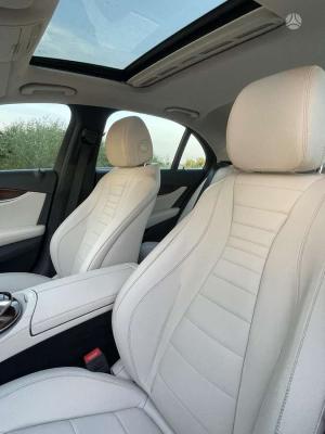Черный Мерседес E 220 2019 в Каунас, объемом двигателя 1.95 л и пробегом 347 тыс. км за 8890 €, фото 14 на AUTOMOTO.COM.LV
