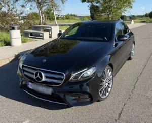Черный Мерседес E 220 2019 в Клайпеда, объемом двигателя 1.95 л и пробегом 256 тыс. км за 19800 €, фото  на AUTOMOTO.COM.LV