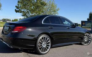 Melns Mercedes-Benz E 220 2019 Klaipėda, ar dzinēja tilpumu 1.95 L un nobraukumu 256 tūkst. km par 19800 €, foto 3 vietnē AUTOMOTO.COM.LV