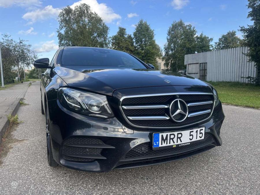 Черный Мерседес E 220 2019 в Вильнюс, объемом двигателя 1.95 л и пробегом 159 тыс. км за 19500 €, фото 4 на AUTOMOTO.COM.LV