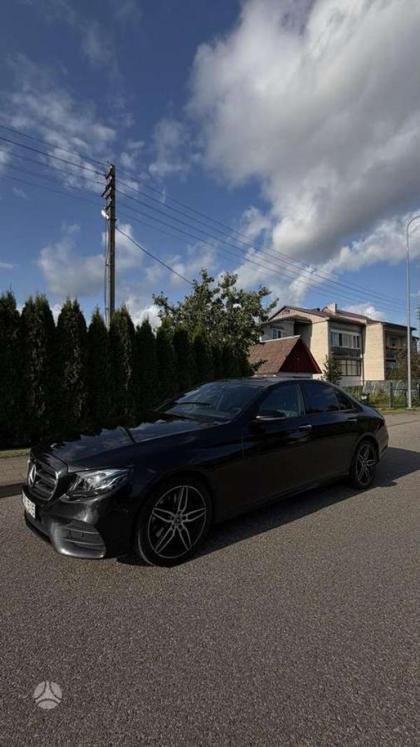 Melns Mercedes-Benz E 220 2019 Viļņa, ar dzinēja tilpumu 1.95 L un nobraukumu 159 tūkst. km par 19500 €, foto 7 vietnē AUTOMOTO.COM.LV