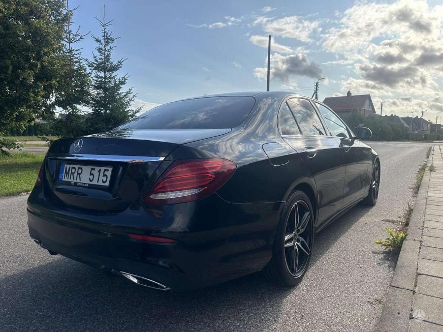 Черный Мерседес E 220 2019 в Вильнюс, объемом двигателя 1.95 л и пробегом 159 тыс. км за 19500 €, фото 12 на AUTOMOTO.COM.LV