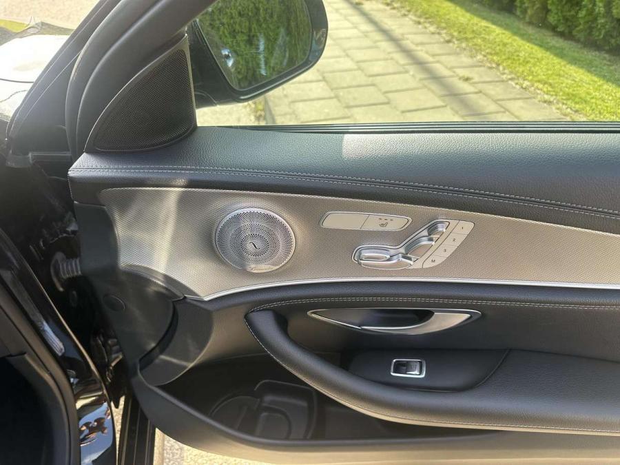 Черный Мерседес E 220 2019 в Вильнюс, объемом двигателя 1.95 л и пробегом 159 тыс. км за 19500 €, фото 19 на AUTOMOTO.COM.LV