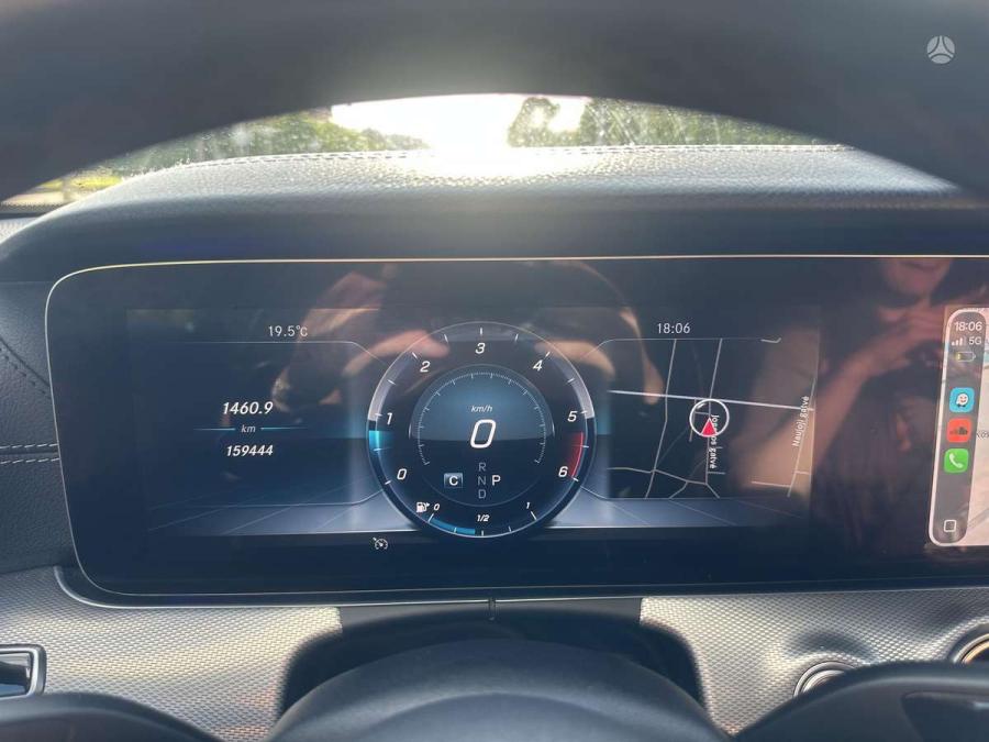 Черный Мерседес E 220 2019 в Вильнюс, объемом двигателя 1.95 л и пробегом 159 тыс. км за 19500 €, фото 23 на AUTOMOTO.COM.LV