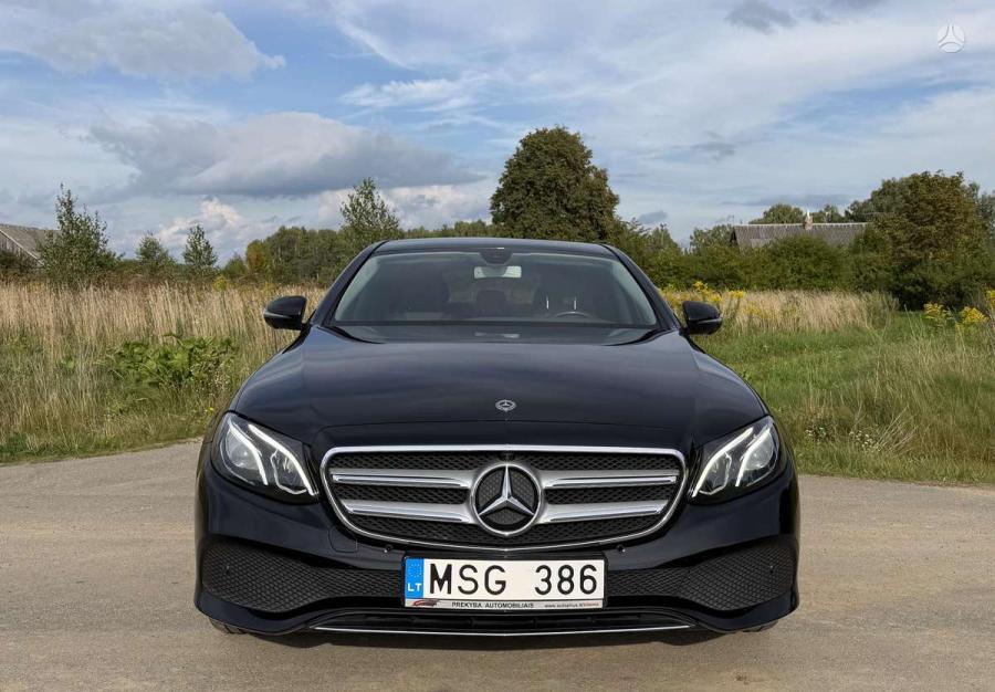 Melns Mercedes-Benz E 220 2019 Viļņa, ar dzinēja tilpumu 1.95 L un nobraukumu 209 tūkst. km par 19450 €, foto 3 vietnē AUTOMOTO.COM.LV