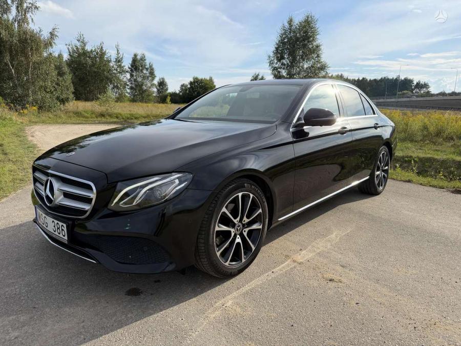 Melns Mercedes-Benz E 220 2019 Viļņa, ar dzinēja tilpumu 1.95 L un nobraukumu 209 tūkst. km par 19450 €, foto 5 vietnē AUTOMOTO.COM.LV