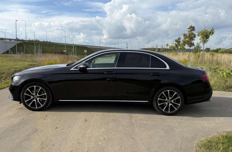 Melns Mercedes-Benz E 220 2019 Viļņa, ar dzinēja tilpumu 1.95 L un nobraukumu 209 tūkst. km par 19450 €, foto 6 vietnē AUTOMOTO.COM.LV