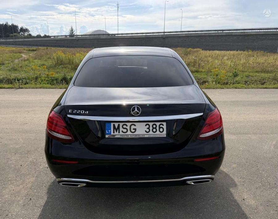 Melns Mercedes-Benz E 220 2019 Viļņa, ar dzinēja tilpumu 1.95 L un nobraukumu 209 tūkst. km par 19450 €, foto 8 vietnē AUTOMOTO.COM.LV