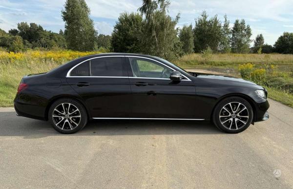 Melns Mercedes-Benz E 220 2019 Viļņa, ar dzinēja tilpumu 1.95 L un nobraukumu 209 tūkst. km par 19450 €, foto 11 vietnē AUTOMOTO.COM.LV