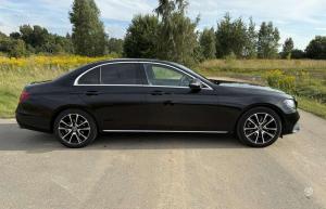Melns Mercedes-Benz E 220 2019 Viļņa, ar dzinēja tilpumu 1.95 L un nobraukumu 209 tūkst. km par 19450 €, foto 11 vietnē AUTOMOTO.COM.LV