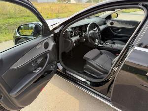 Melns Mercedes-Benz E 220 2019 Viļņa, ar dzinēja tilpumu 1.95 L un nobraukumu 209 tūkst. km par 19450 €, foto 12 vietnē AUTOMOTO.COM.LV