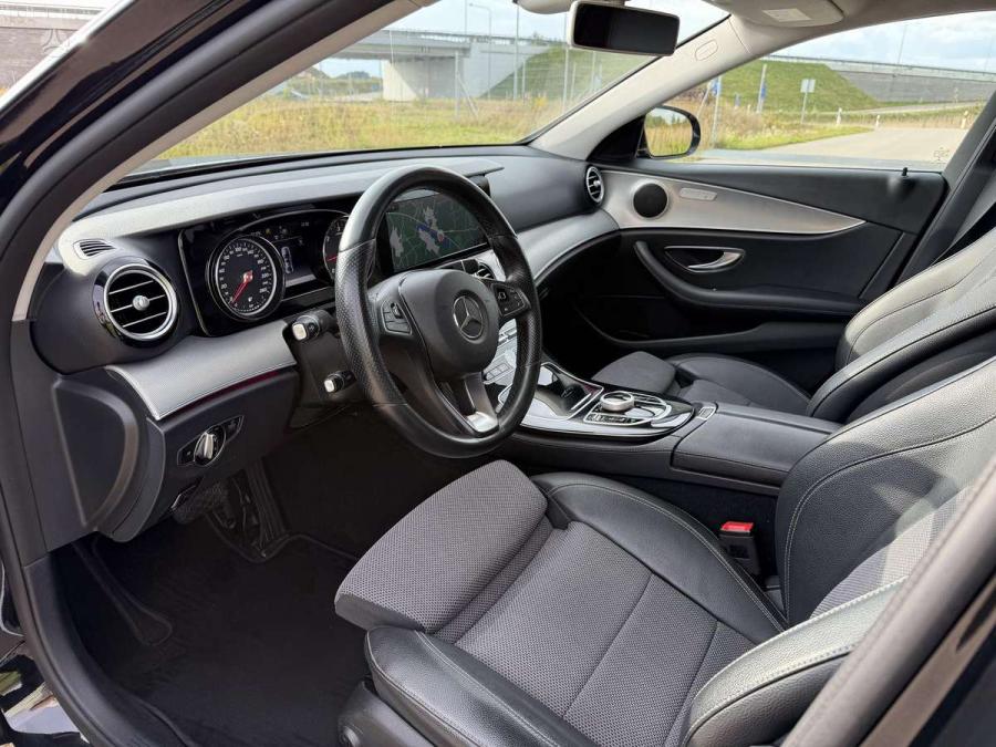 Melns Mercedes-Benz E 220 2019 Viļņa, ar dzinēja tilpumu 1.95 L un nobraukumu 209 tūkst. km par 19450 €, foto 13 vietnē AUTOMOTO.COM.LV