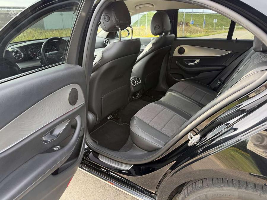 Melns Mercedes-Benz E 220 2019 Viļņa, ar dzinēja tilpumu 1.95 L un nobraukumu 209 tūkst. km par 19450 €, foto 14 vietnē AUTOMOTO.COM.LV