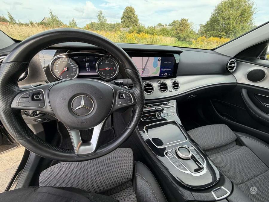 Melns Mercedes-Benz E 220 2019 Viļņa, ar dzinēja tilpumu 1.95 L un nobraukumu 209 tūkst. km par 19450 €, foto 20 vietnē AUTOMOTO.COM.LV
