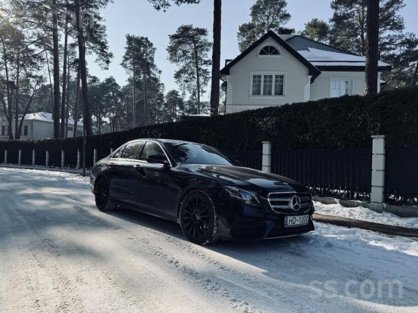 Черный Мерседес E 220 2019 в Рига, объемом двигателя 2.00 л и пробегом 168 тыс. км за 23500 €, фото 3 на AUTOMOTO.COM.LV