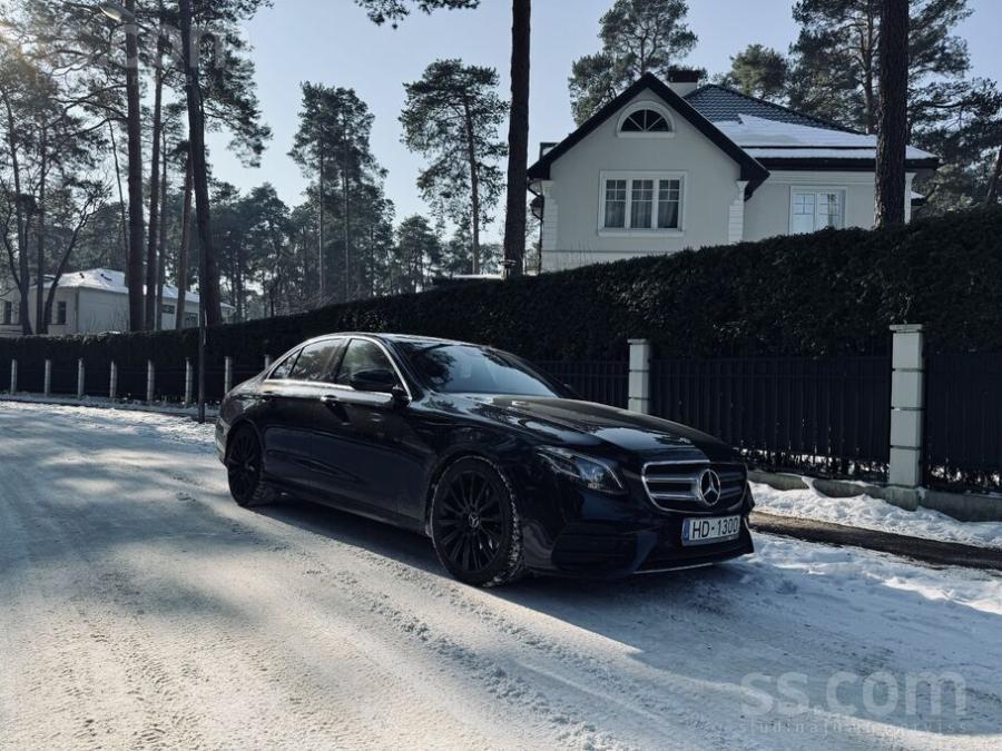 Черный Мерседес E 220 2019 в Рига, объемом двигателя 2.00 л и пробегом 168 тыс. км за 23500 €, фото 3 на AUTOMOTO.COM.LV