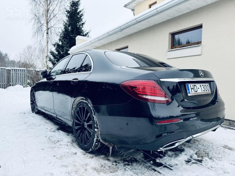 Черный Мерседес E 220 2019 в Рига, объемом двигателя 2.00 л и пробегом 168 тыс. км за 23500 €, фото 7 на AUTOMOTO.COM.LV