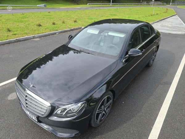 Мерседес E 220 2019 в Каунас на AUTOMOTO.COM.LV Черный Мерседес E 220 2019 в Каунас, объемом двигателя 1.60 л и пробегом 297 тыс. км за 12600 €, фото 5 на AUTOMOTO.COM.LV
