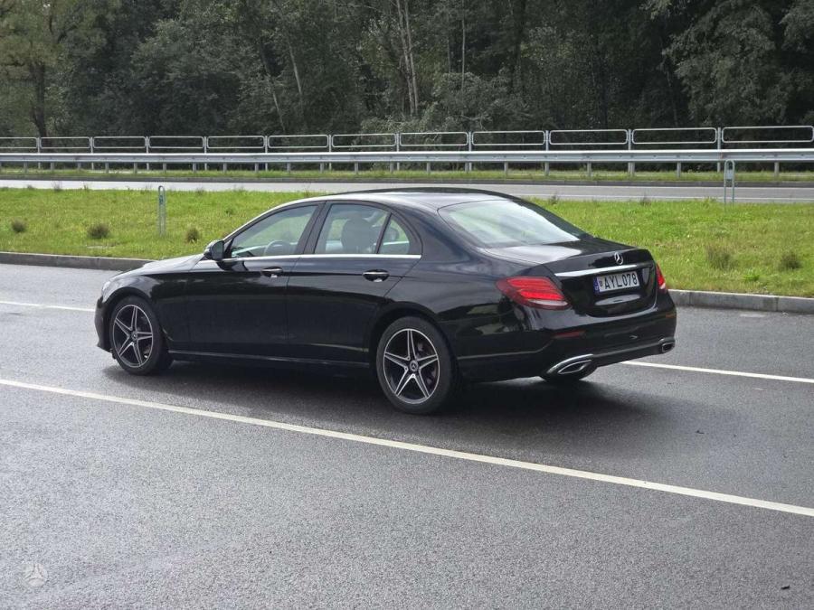 Черный Мерседес E 220 2019 в Каунас, объемом двигателя 1.60 л и пробегом 297 тыс. км за 12600 €, фото 7 на AUTOMOTO.COM.LV