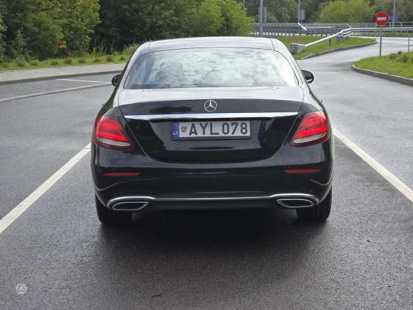 Мерседес E 220 2019 в Каунас на AUTOMOTO.COM.LV Черный Мерседес E 220 2019 в Каунас, объемом двигателя 1.60 л и пробегом 297 тыс. км за 12600 €, фото 8 на AUTOMOTO.COM.LV