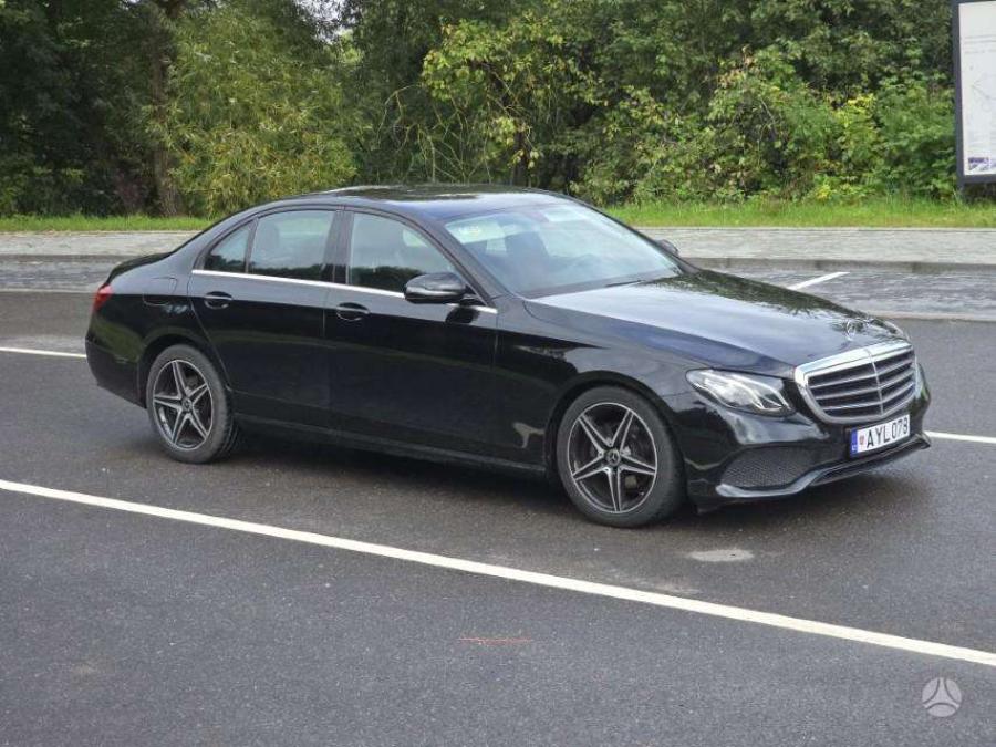 Черный Мерседес E 220 2019 в Каунас, объемом двигателя 1.60 л и пробегом 297 тыс. км за 12600 €, фото 13 на AUTOMOTO.COM.LV
